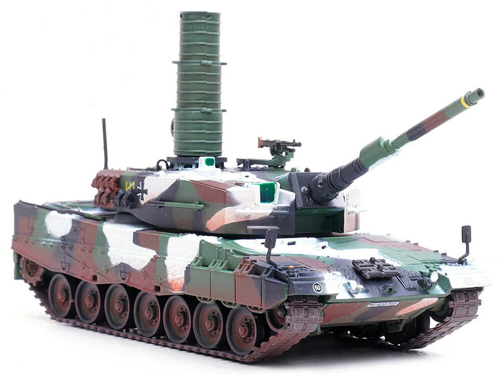 Leopard 2A4 Main Battle Tank with Snorkel "Winter Camouflage" German A ...